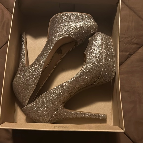 Jessica Simpson | Shoes | Shoe | Poshmark